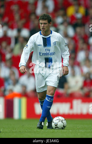 WAYNE BRIDGE CHELSEA FC ANFIELD LIVERPOOL ENGLAND 17 August 2003 Stock ...