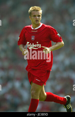 IGOR BISCAN LIVERPOOL FC ANFIELD LIVERPOOL ENGLAND 10 November 2004 ...