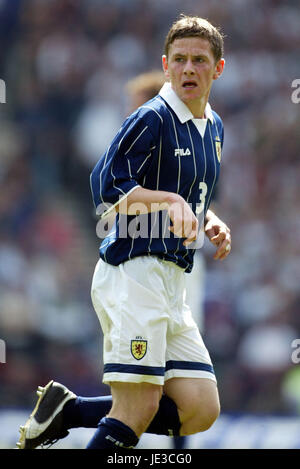 GARY NAYSMITH SCOTLAND & EVERTON FC HAMPDEN PARK GLASGOW SCOTLAND 08 ...