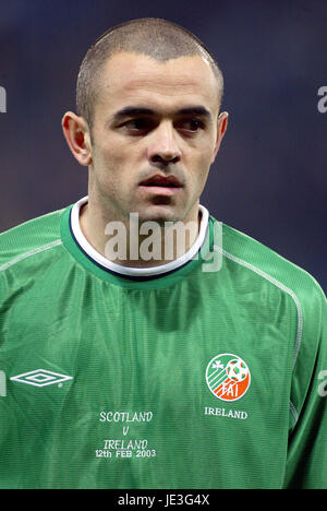 STEPHEN CARR TOTTENHAM HOTSPUR FC WALKERS STADIUM LEICESTER ENGLAND 19 ...