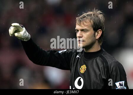 ROY CARROLL MANCHESTER UNITED FC ST ANDREWS BIRMINGHAM ENGLAND 10 April ...