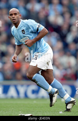 TREVOR SINCLAIR MANCHESTER CITY FC CITY OF MANCHESTER STADIUM ...