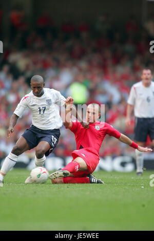 JERMAINE DEFOE & CARL FLETCHER WALES V ENGLAND THE MILLENNIUM STADIUM ...