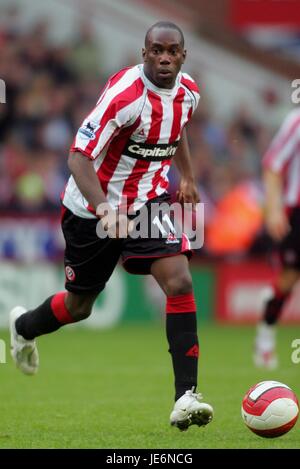 STEVE KABBA SHEFFIELD UNITED FC OLD TRAFFORD MANCESTER ENGLAND 13 April ...