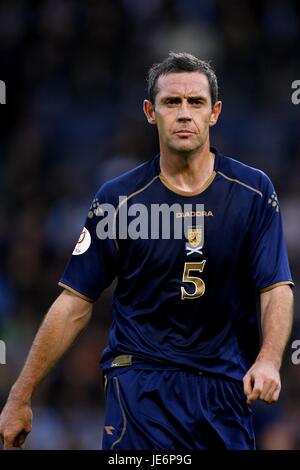 DAVID WEIR SCOTLAND & EVERTON FC 13 November 1999 Stock Photo - Alamy