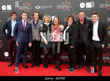 Kyra Sedgwick, left, and Kevin Bacon arrive at the Vanity Fair Oscar ...