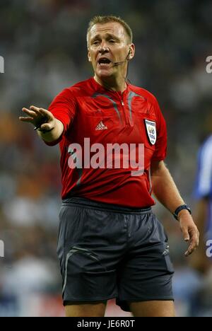 GRAHAM POLL PREMIERSHIP FOOTBALL REFEREE CITY OF MANCHESTER STADIUM ...
