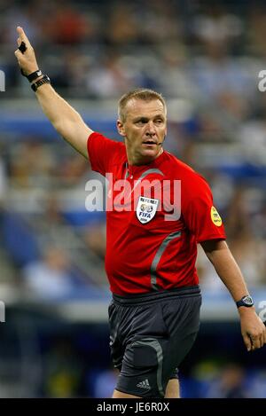 GRAHAM POLL PREMIERSHIP FOOTBALL REFEREE ST JAMES PARK NEWCASTLE ...