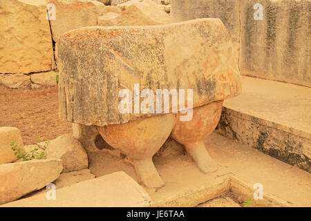 Fat lady goddess stone statue from Tarxien temple, National Museum of ...