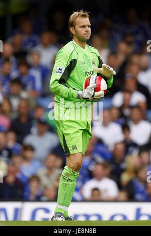 NICKY WEAVER MANCHESTER CITY FC STAMFORD BRIDGE CHELSEA LONDON ENGLAND ...