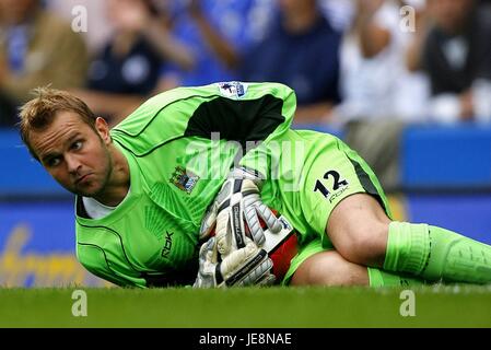 NICKY WEAVER MANCHESTER CITY FC 08 August 1999 Stock Photo - Alamy
