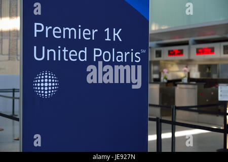 The United Airlines Building at San Francisco International Airport SFO ...
