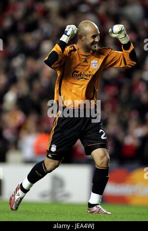PEPE REINA LIVERPOOL FC LIVERPOOL FC ANFIELD LIVERPOOL ENGLAND 16 ...