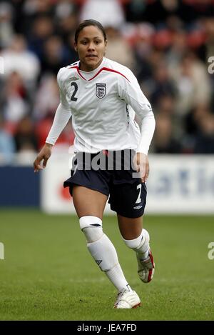 ALEX SCOTT ENGLAND WOMEN & ARSENAL FC BANKS'S STADIUM WALSALL ENGLAND ...