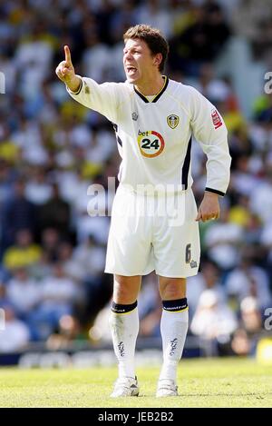 ALAN THOMPSON LEEDS UNITED FC ELLAND ROAD LEEDS ENGLAND 13 October 2007 ...