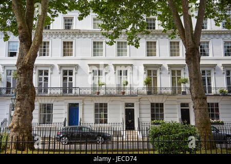 Wellington Square London Stock Photo - Alamy