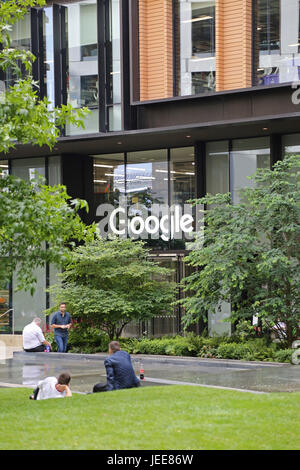The entrance to Google's new UK headquarters building in St Pancras ...