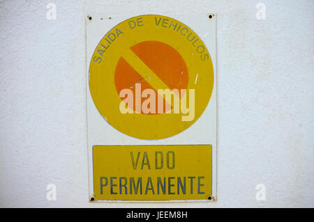 A no parking sign in spanish on a fence in Mexico Stock Photo: 21032149 ...