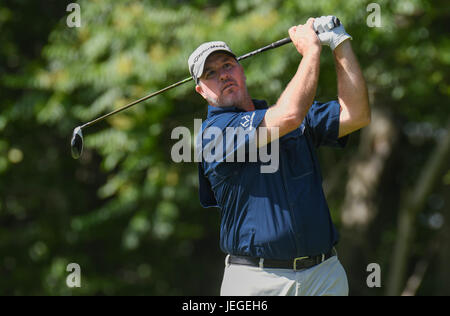 CROMWELL, CT - JUNE 25: Boo Weekley, of the United States, high fives ...