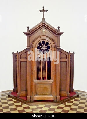 Roman Catholic Confessional Booth Stock Photo: 188175036 - Alamy