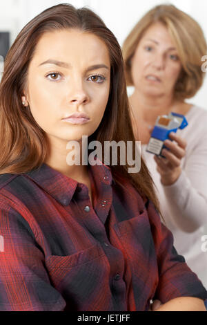 A teenage girl smoking Stock Photo - Alamy