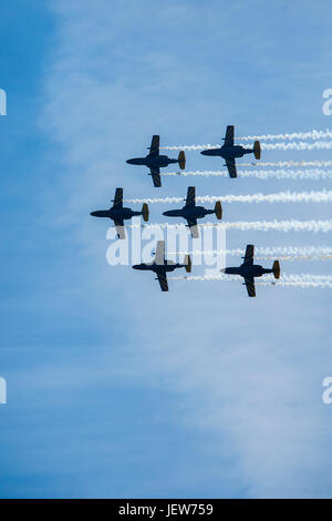 Flygvapnet - Saab 105 Sk.60As of Team 60 formation Aerobatic display ...