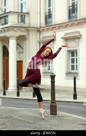 Ballet dancer dancing on street. Leisure ballerina lifestyle. Young ...