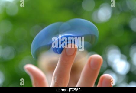 Osterode, Germany. 27th June, 2017. A boy is playing with the currently ...