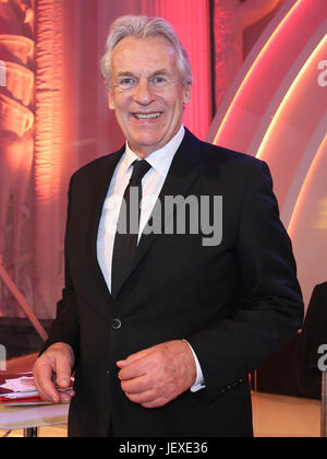 Pepe Lienhard, Schweizer Bandleader, Saxophonist, Flötist und Arrangeur ...