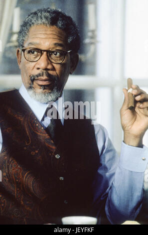 CHAIN REACTION, Morgan Freeman, 1996, cigar Stock Photo - Alamy