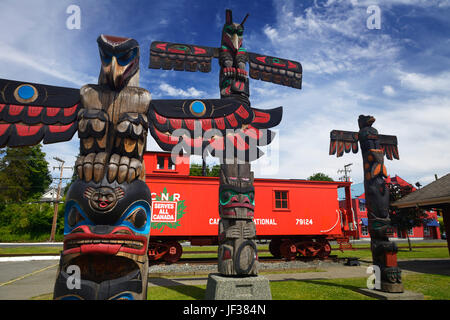 Duncan City of Totems Wooden Carved Painted Pole Stock Photo - Alamy