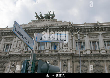 Roman street sign in Piazza Di S Appolonia, Trastevere Stock Photo - Alamy