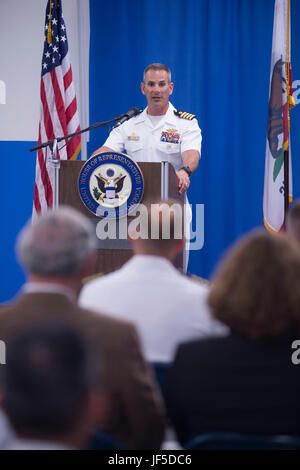 POINT MUGU, Calif. (May 31, 2008) Lt. Andrew Baldwin, center, leads a ...