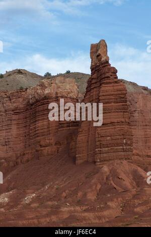 Chimney Rock, sandstone landmark, Capitol Reef National Park, Utah ...