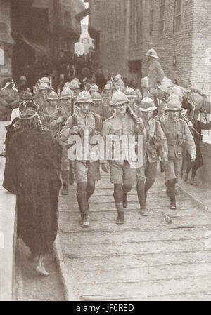 British troops marching to Baghdad, Mesopotamia, WW1 Stock Photo - Alamy