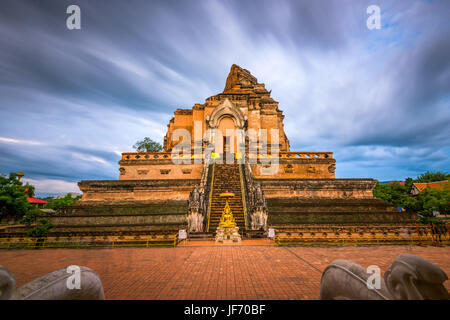 Stupa in Wat Chedi Luang, Chiang Mai. Thailand Stock Photo - Alamy