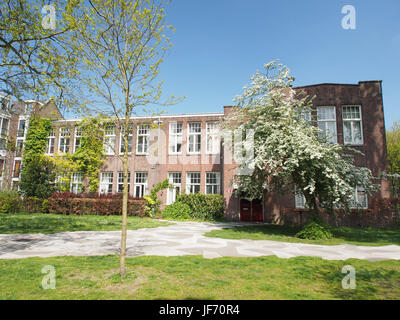Eerste Leeghwaterstraat in Amsterdam showcases early 20th-century Dutch ...
