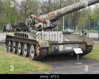 The M110 SP Howitzer is a self-propelled artillery piece used by the ...