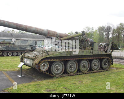 The M110 SP Howitzer is a self-propelled artillery piece used by the ...