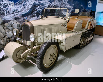 The 1931 Citroën Autochenille P17 Croisière Jaune, an iconic vehicle ...