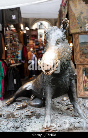 pig's fountain in Florence Stock Photo - Alamy