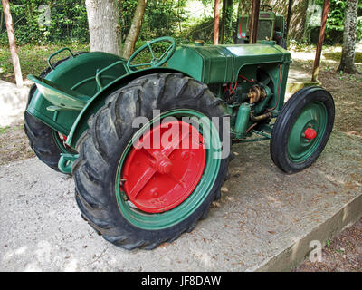 The 1931 Alfa Romeo tractor, displayed at the Maurice Dufresne Museum ...