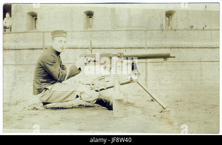 Old machine Gun. Maxim gun. First World War Machine gun Stock Photo - Alamy