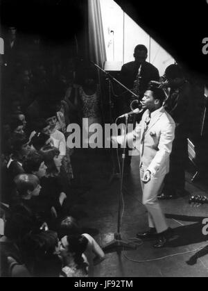 Singer performing with a live band. 1960s (Credit Image: © Mondadori ...