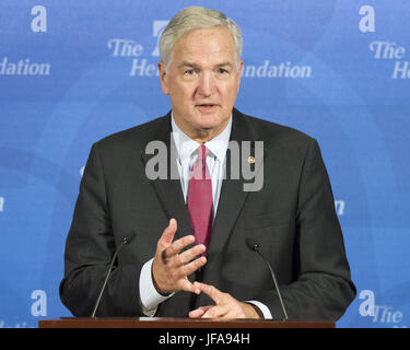 Senator Luther Strange speaking at a Heritage Foundation talk on ...