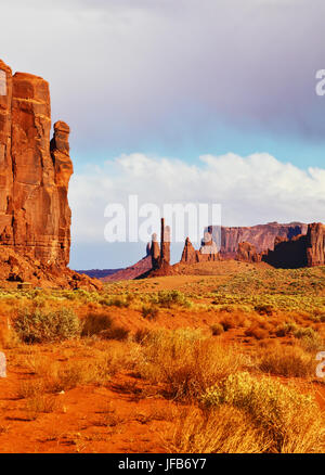 Magic view of the red desert. Monument Valley in the Navajo Indian ...
