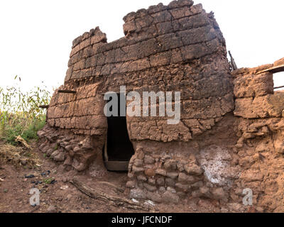 A traditional mud brick house in Lijiang, Yunnan, China Stock Photo ...