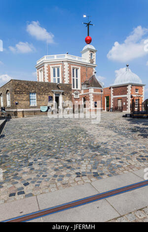 ENGLAND London Greenwich Meridian line 0 longitude dividing eastern and ...
