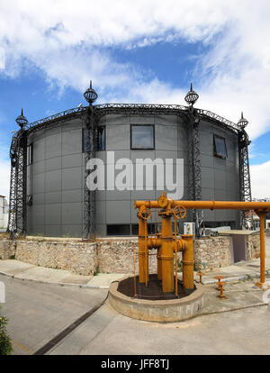 Industrial Structure Gas Tower Holder Conversion to Urban Office Space ...