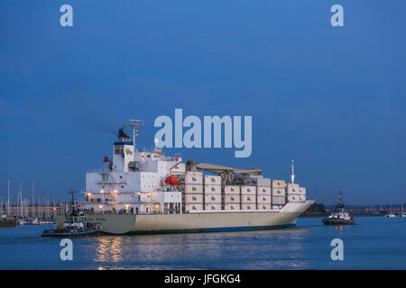 England, Hampshire, Portsmouth, Fyffes Ship "Star Prima Stock Photo - Alamy